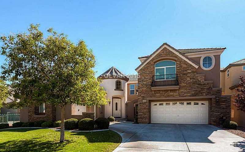 9305 Queen Charlotte Drive, Las Vegas, NV 89145 in Queensridge in Las Vegas