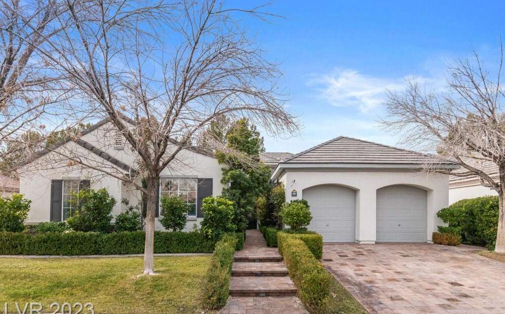 813 Sir James Bridge Way, Las Vegas, NV 89145 in Queensridge in Las Vegas