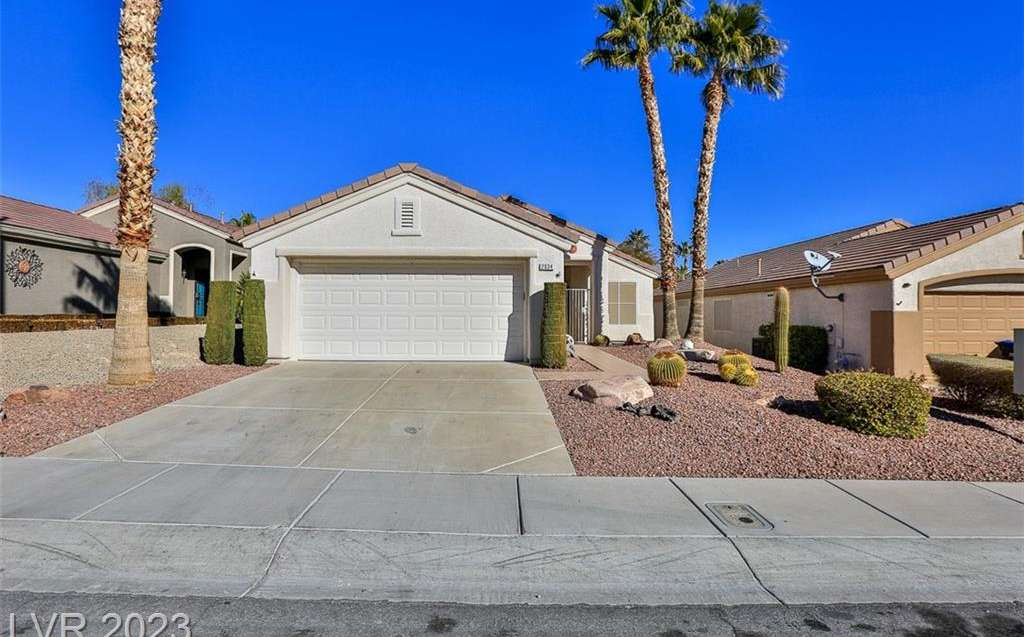2034 Poppywood Avenue, Henderson, NV 89012 in Henderson