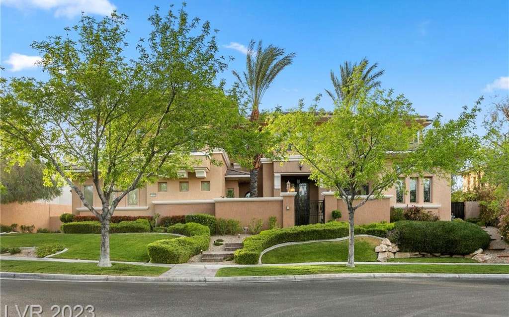 10400 Summit Canyon Drive, Las Vegas, NV 89144 in Bellacere in The Canyons