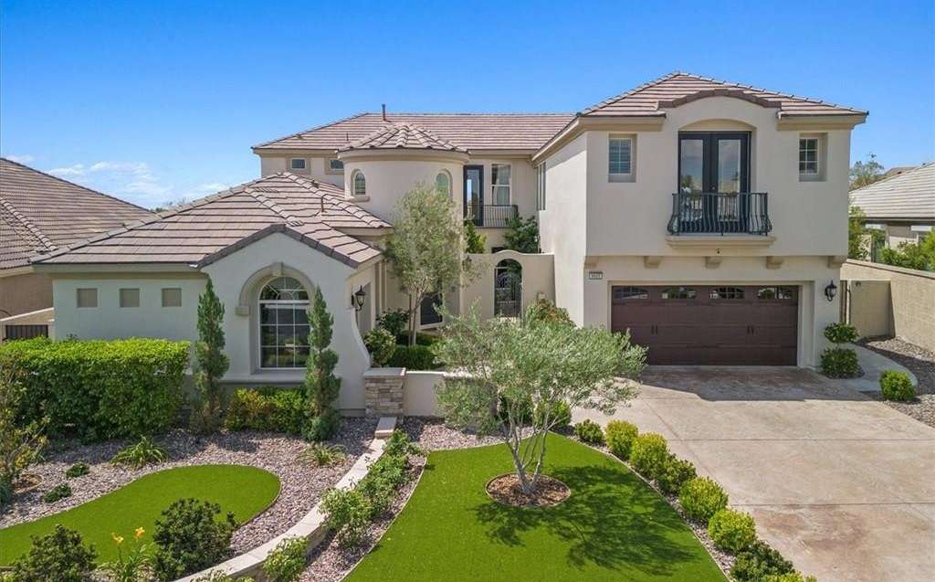 9605 Queen Charlotte Drive, Las Vegas, NV 89145 in Queensridge in Las Vegas