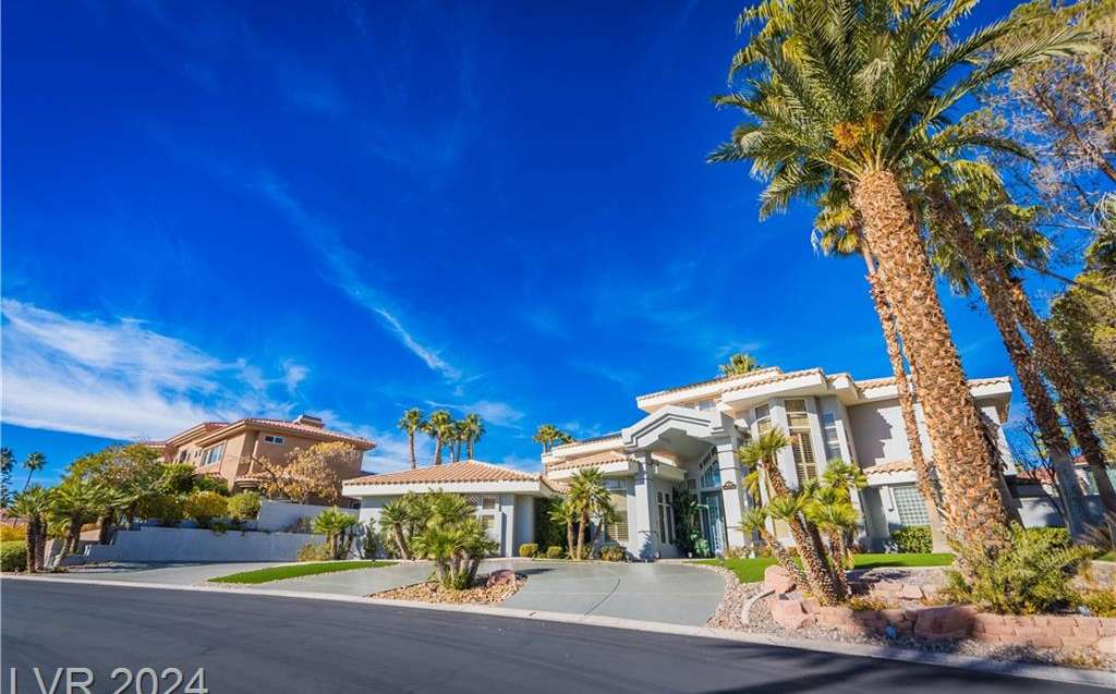 8632 Canyon View Drive, Las Vegas, NV 89117 in Canyon Gate in Las Vegas