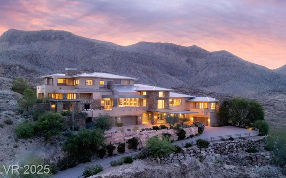 5 Promontory Pointe Lane, Las Vegas, NV 89135 in The Ridges in Summerlin