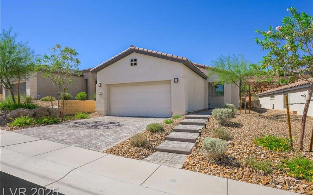 69 Stone Bluff Lane, Henderson, NV 89011 in Lake Las Vegas in Henderson