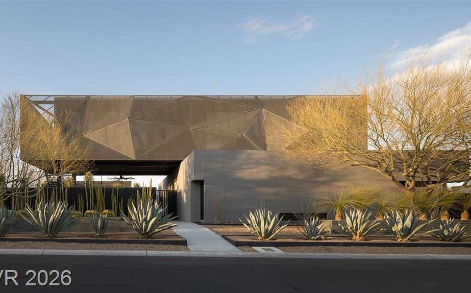 20 Soaring Bird Court, Las Vegas, NV 89135 in The Ridges in Summerlin